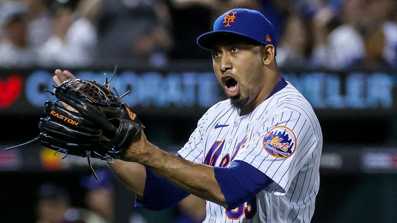 Source: Mets ink Diaz to record contract as free agency begins - Newsday