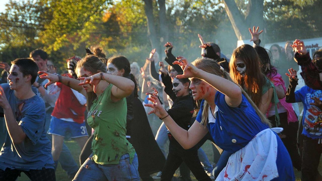 Zombies dance for the 'Thriller' of it - Newsday