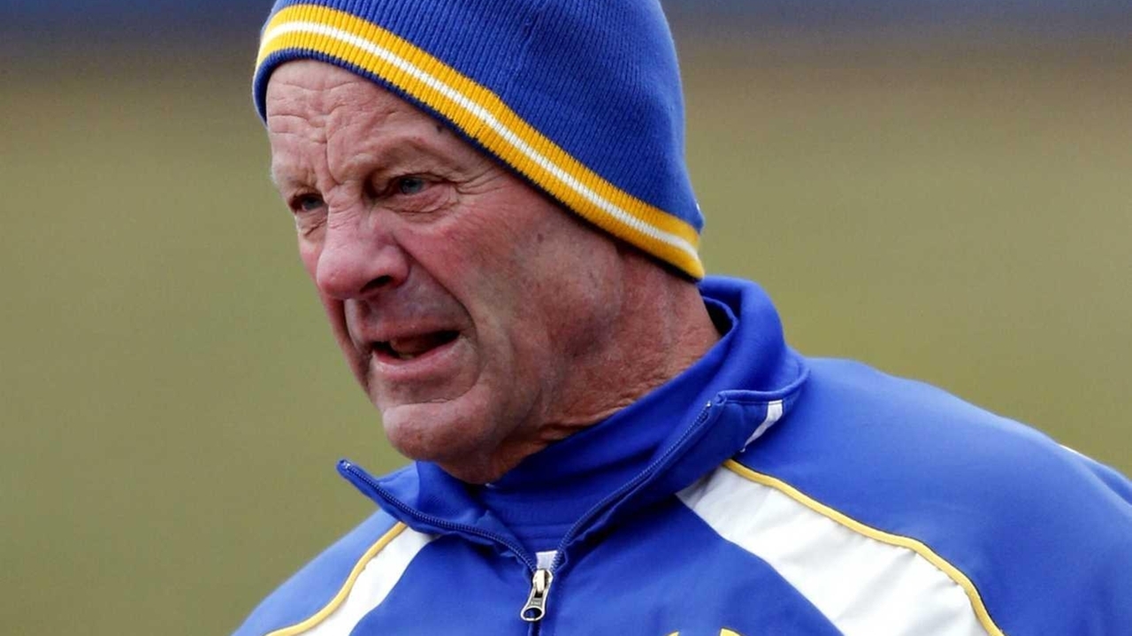 Bill Edwards lifted Hofstra softball to new heights - Newsday