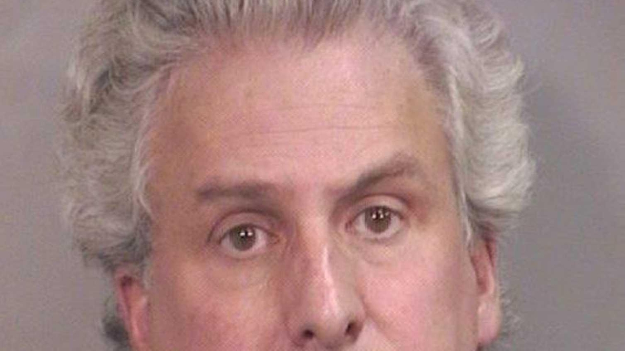 Jericho man arraigned in insurance-premium scam accused of failing to ...