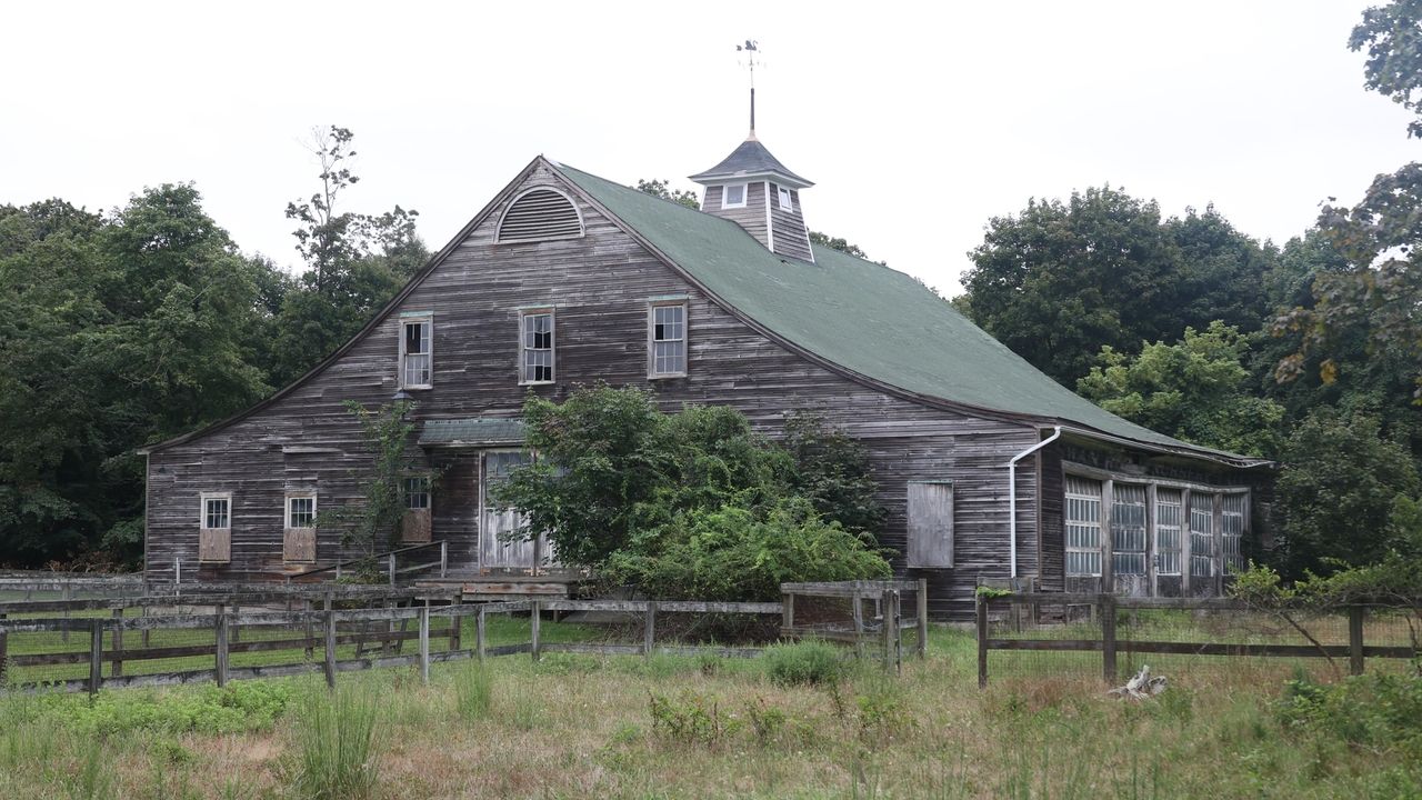 Suffolk, Brookhaven buy Avery Homestead with plans to preserve 11½-acre ...
