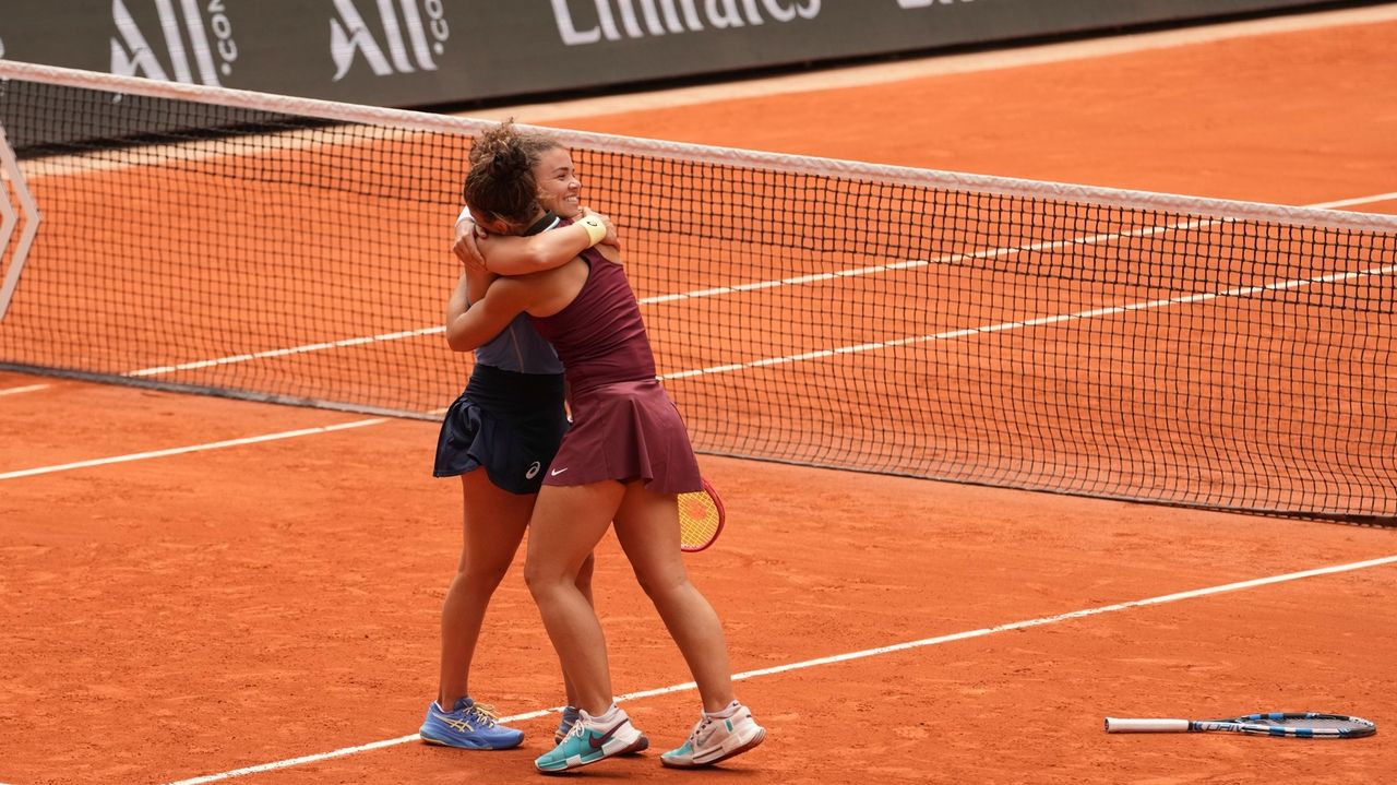 Italian duo Errani and Paolini win French Open women's doubles final ...