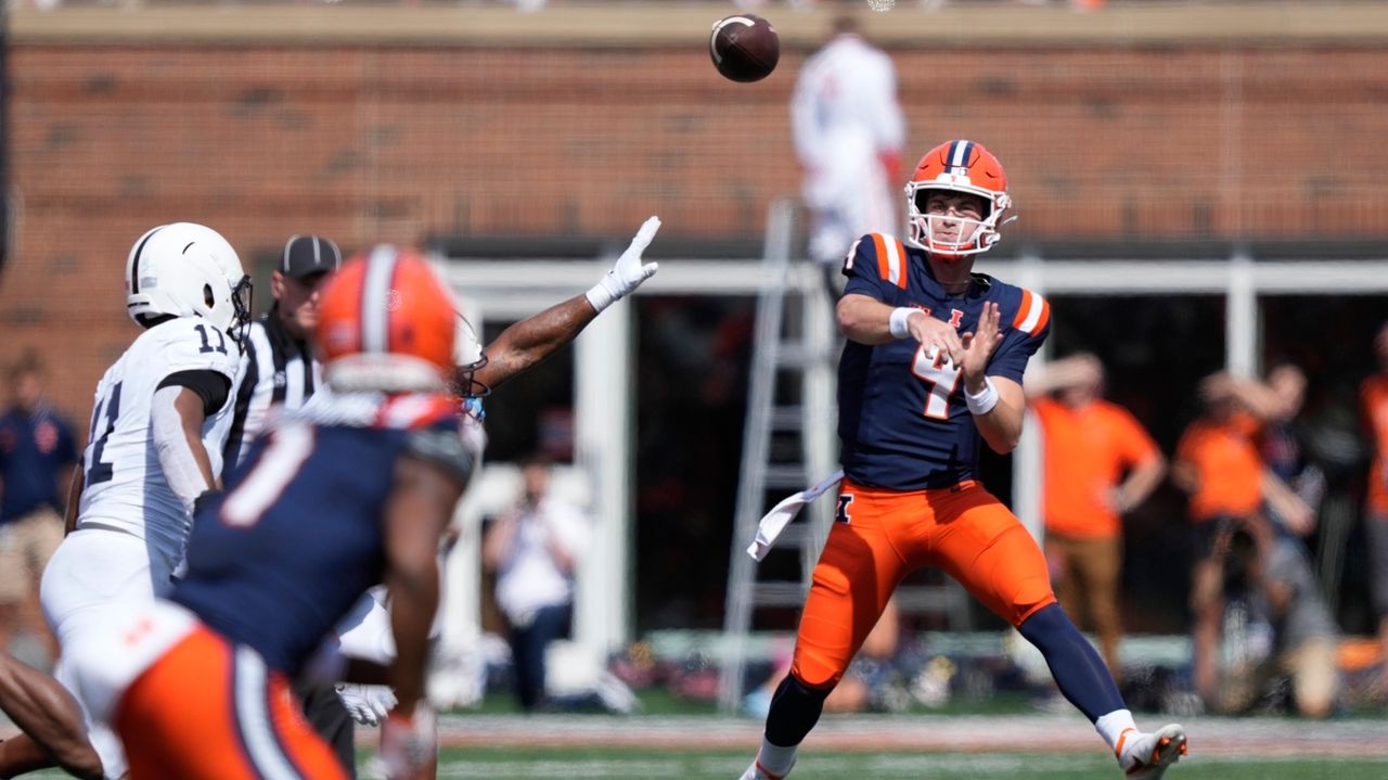 Illinois looks to get season back on track against FAU before diving ...