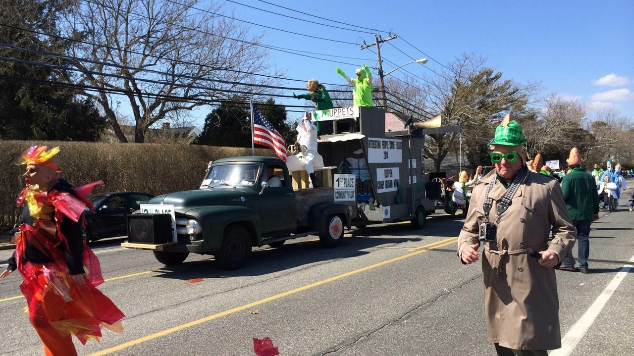 Muppets, Miley Cyrus on winning Westhampton Beach parade float - Newsday