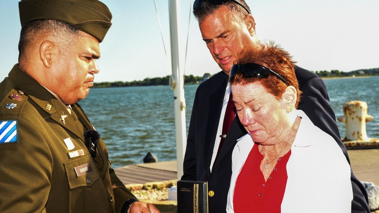 Medal ceremony in East Moriches for Army vet killed in motorcycle crash ...