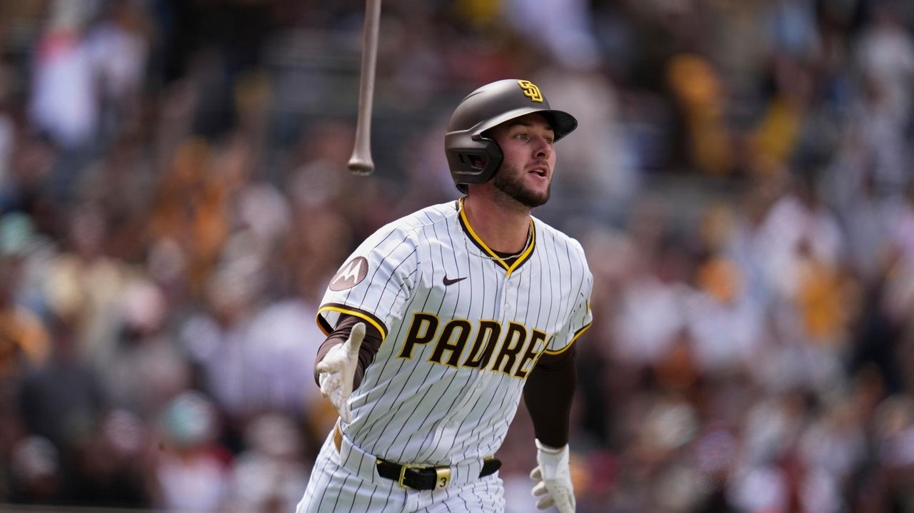 Merrill hits a 2-run homer and Padres top Guardians 5-2 to start 7-0 ...