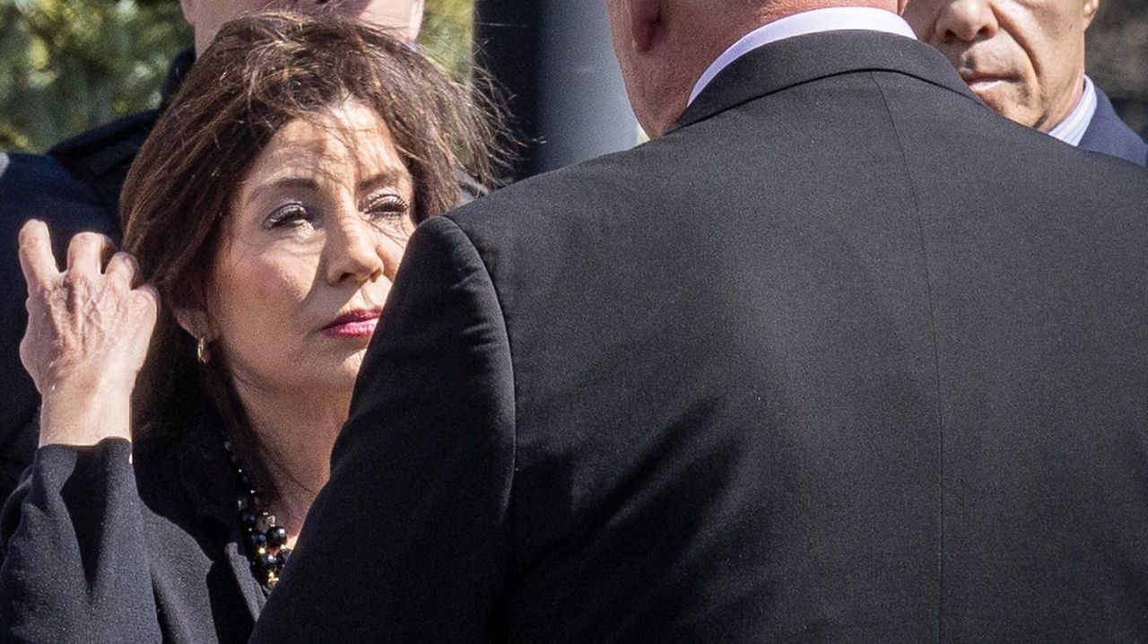 Wake continues today for fallen NYPD Officer Jonathan Diller in ...