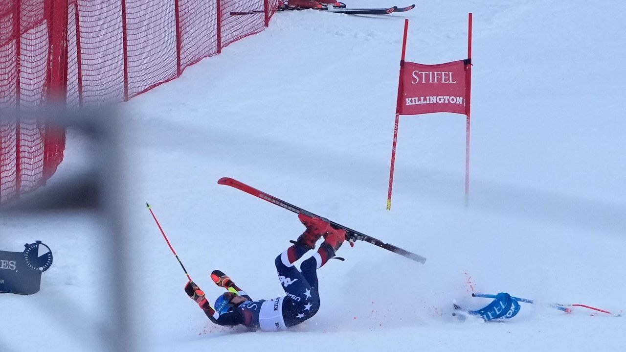 Mikaela Shiffrin suffers abrasion on hip during crash on final run of ...