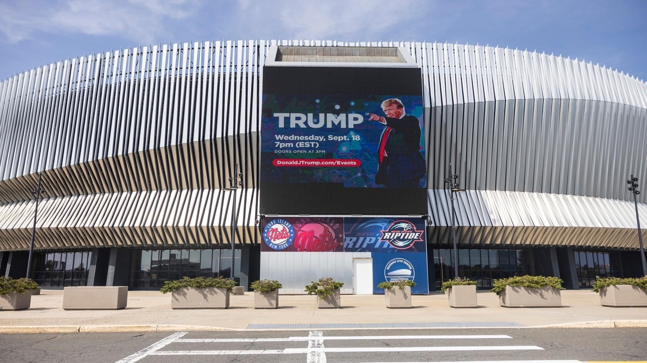 Sights and sounds from Donald Trump's rally at Nassau Coliseum - Newsday