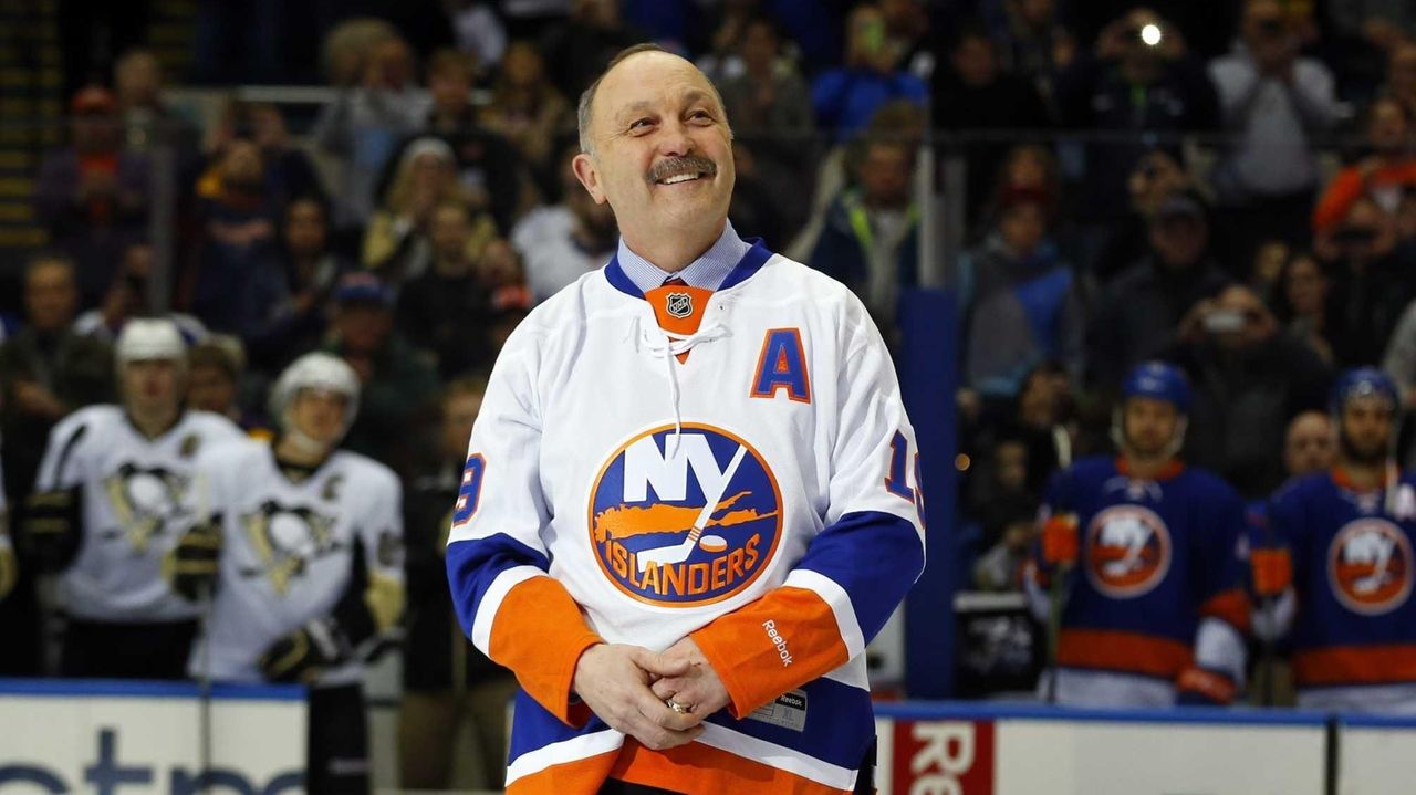 Bryan Trottier drops ceremonial puck for Islanders-Penguins - Newsday