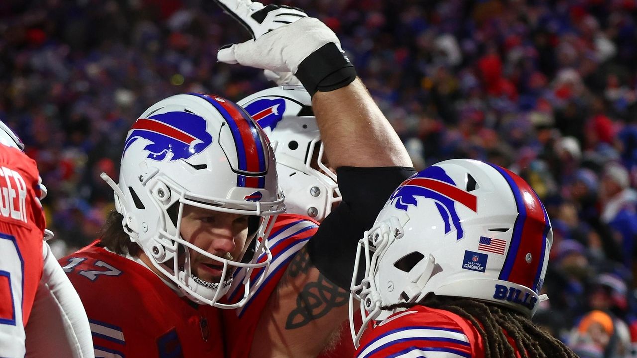 Josh Allen shakes off hit to his funny bone in Bills' win over Patriots ...