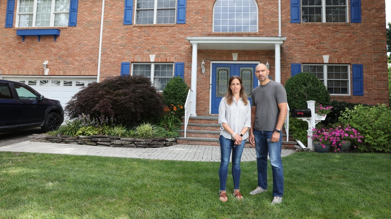North Hempstead homeowners can fix permits given in 'error' - Newsday