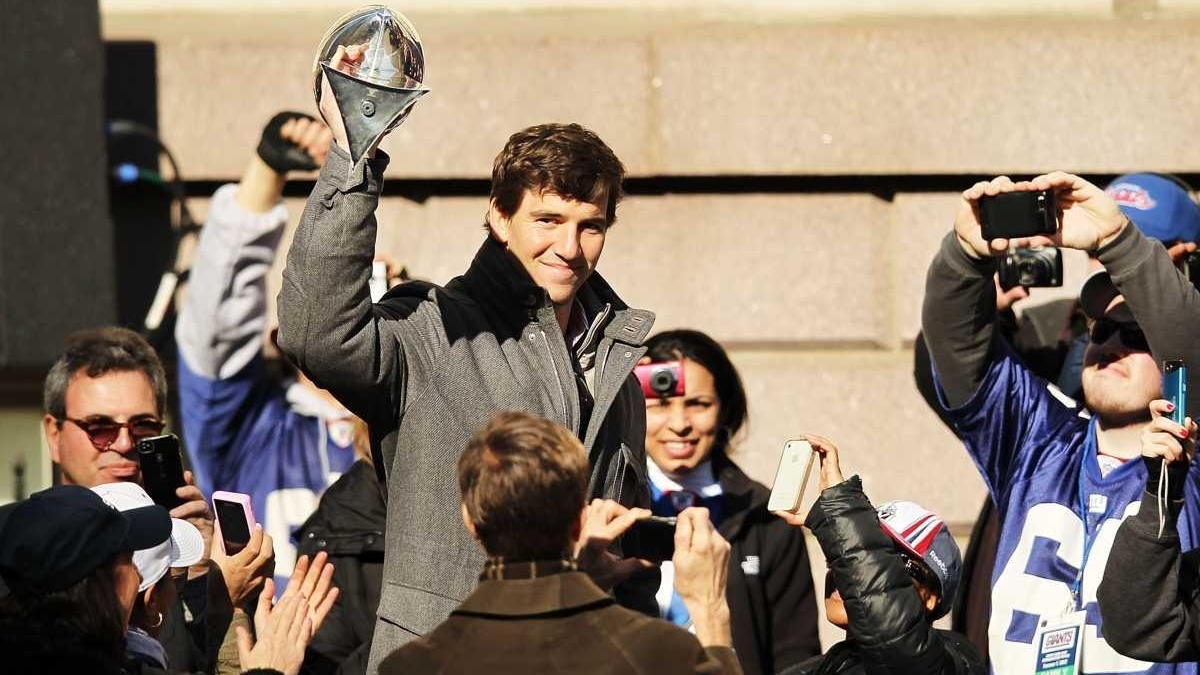 Eli on not being nervous for SNL: 'I do live every Sunday' - Newsday