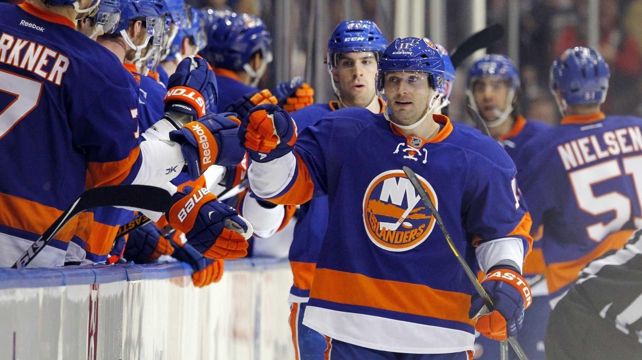 Lubomir Visnovsky, Islanders agree to two-year, $9.5-million contract ...