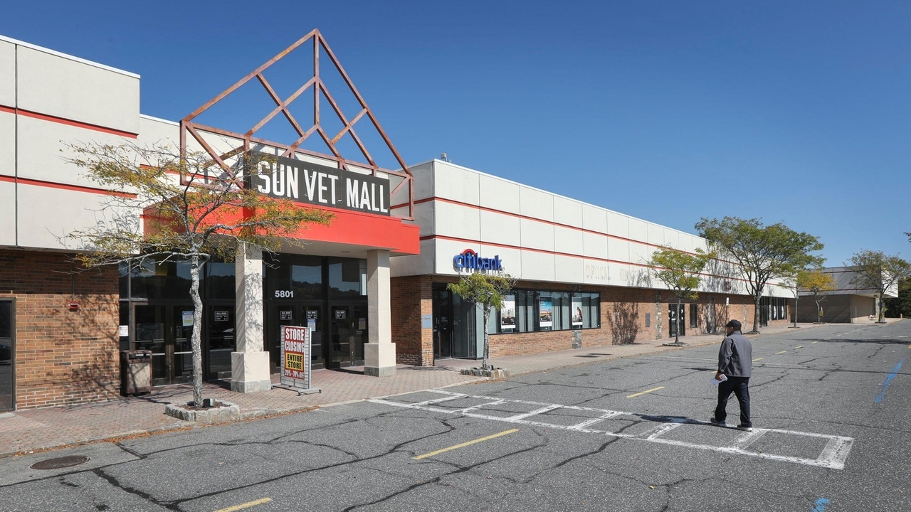 New Sun Vet Mall operator plans to redevelop struggling Holbrook ...