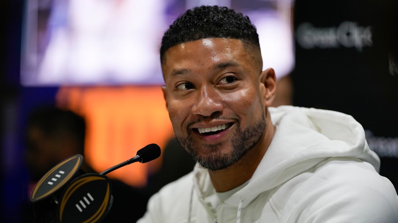 Notre Dame CB Benjamin Morrison enters the NFL draft following a season ...