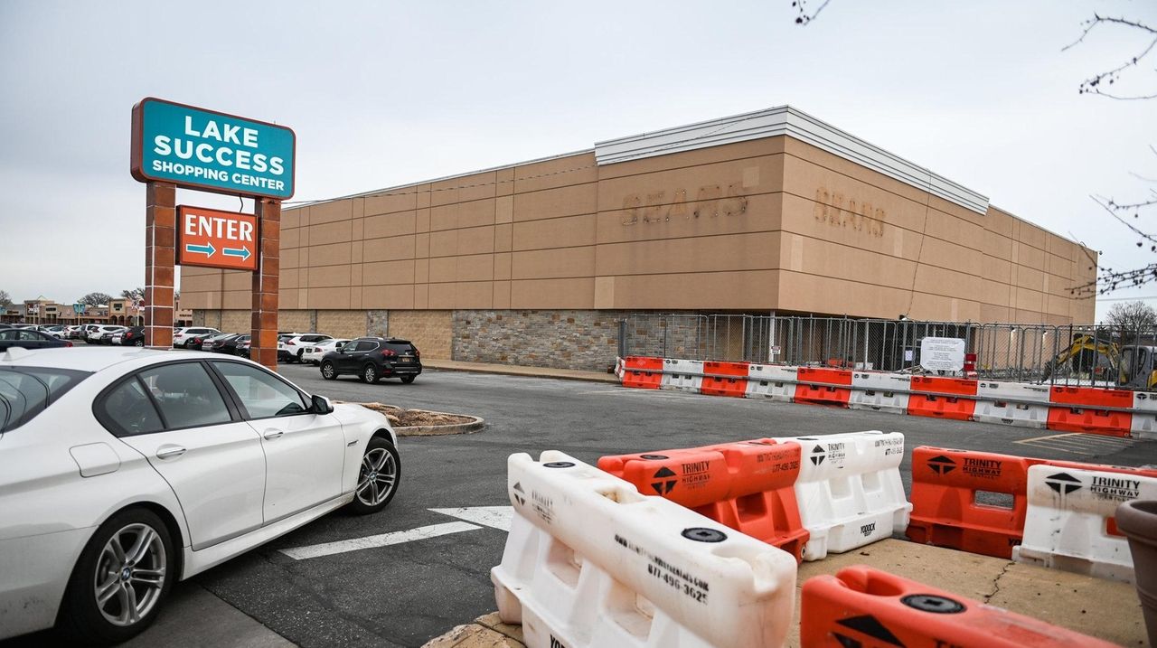 Target plans to take over part of vacant Sears building, town records ...