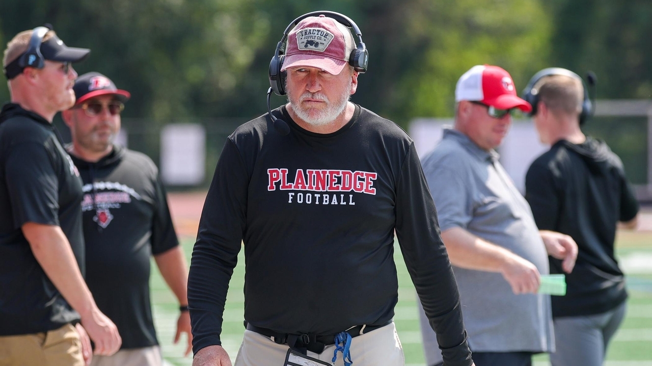 Plainedge football coach Rob Shaver earns 200th win in season opener ...