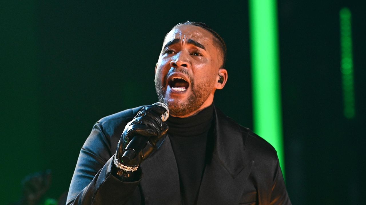 Don Omar bringing his 'Back to Reggaetón' tour to UBS Arena - Newsday