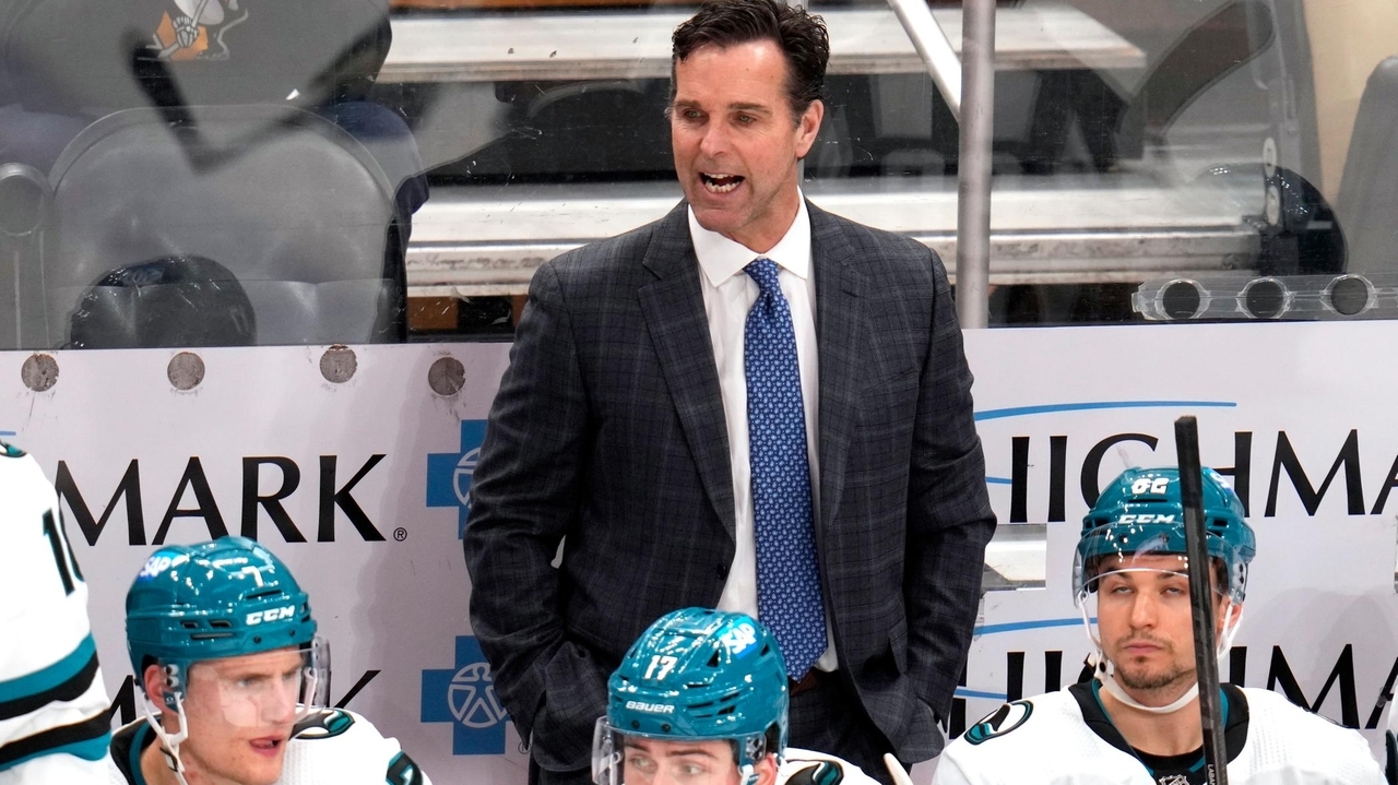 Rebuilding Sharks fire coach David Quinn after 2 disappointing seasons ...