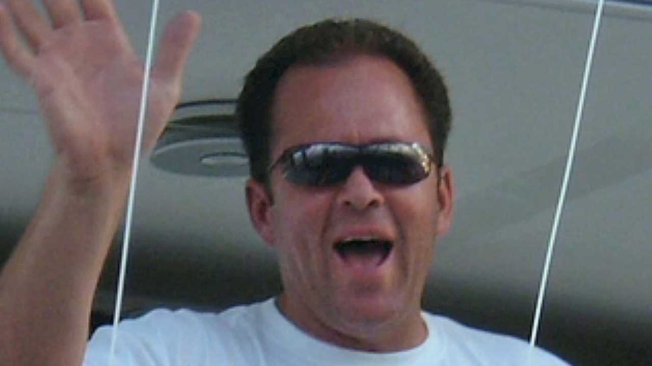 West Islip broker admits bilking Broadway investors - Newsday