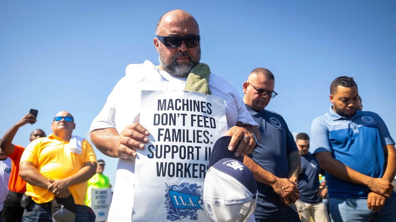 Dockworkers join other unions in trying to fend off automation, or ...