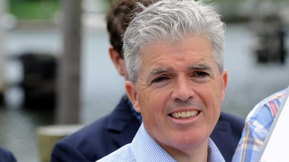 Bellone raises $500,000 at golf fundraiser - Newsday