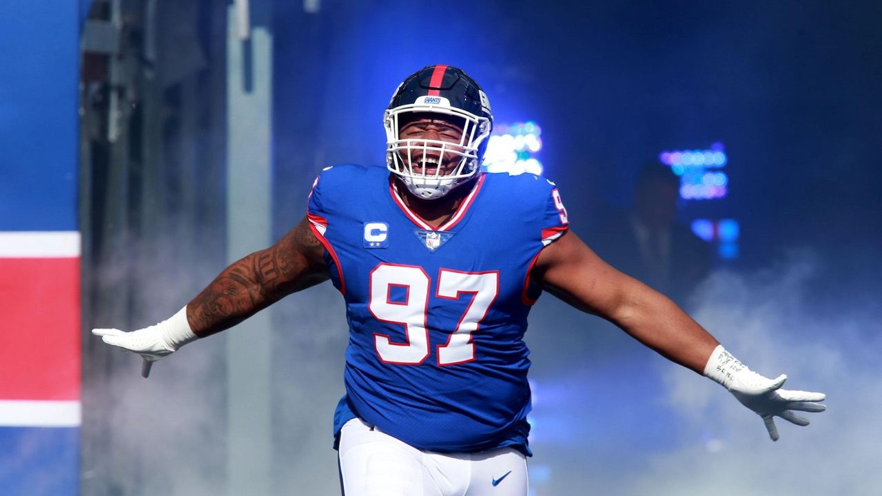 Lawrence laying down the law on defense for Giants - Newsday