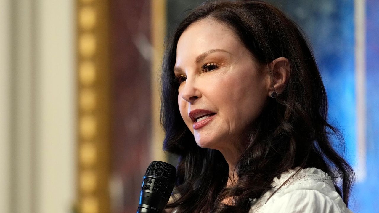 Ashley Judd speaks out on the right of women to control their bodies and be free from male ...