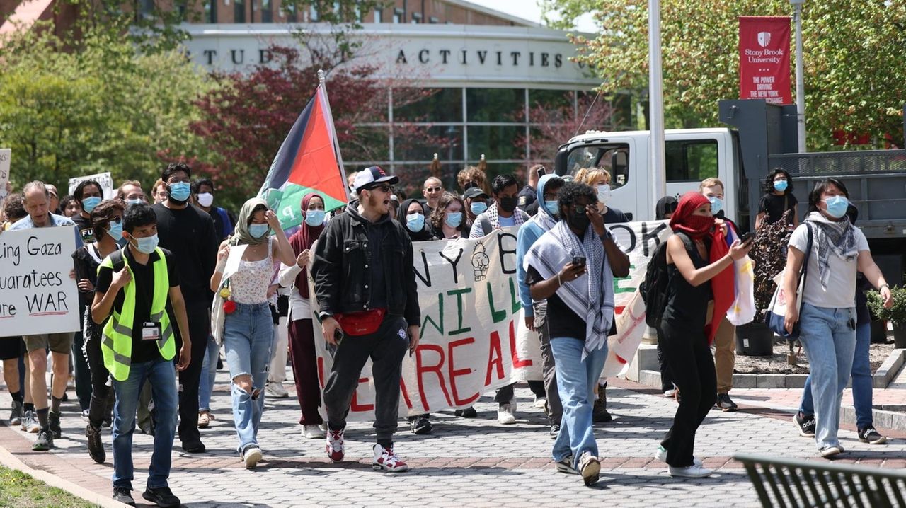 Stony Brook protests: Questions over seizure of demonstrators' phones ...