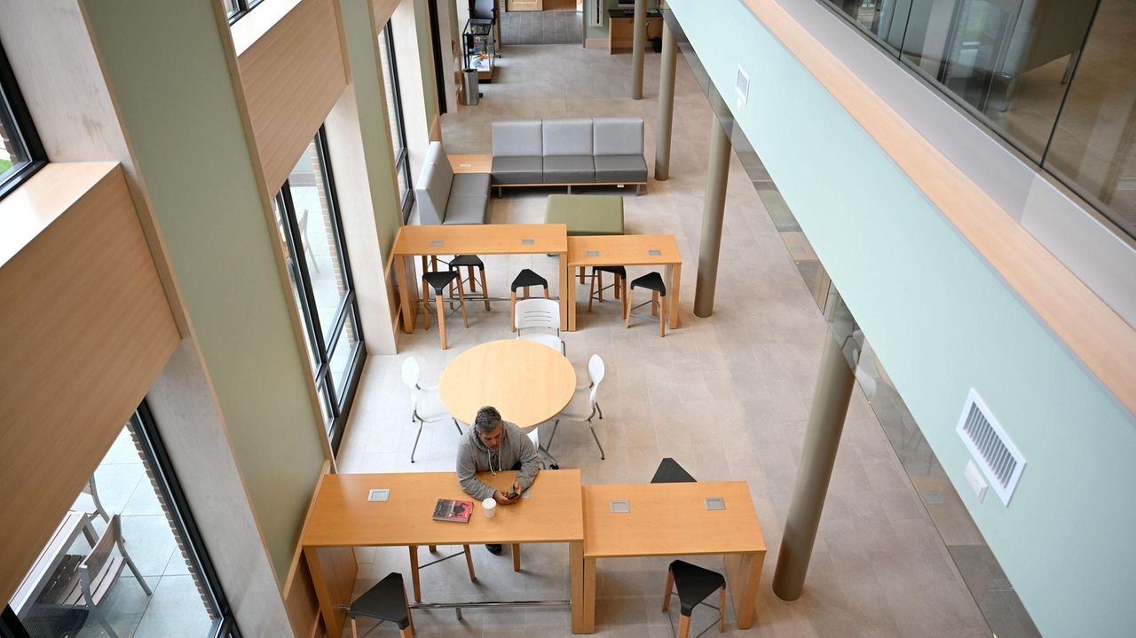 Half Hollow Hills library director Helen Crosson suspended with pay ...