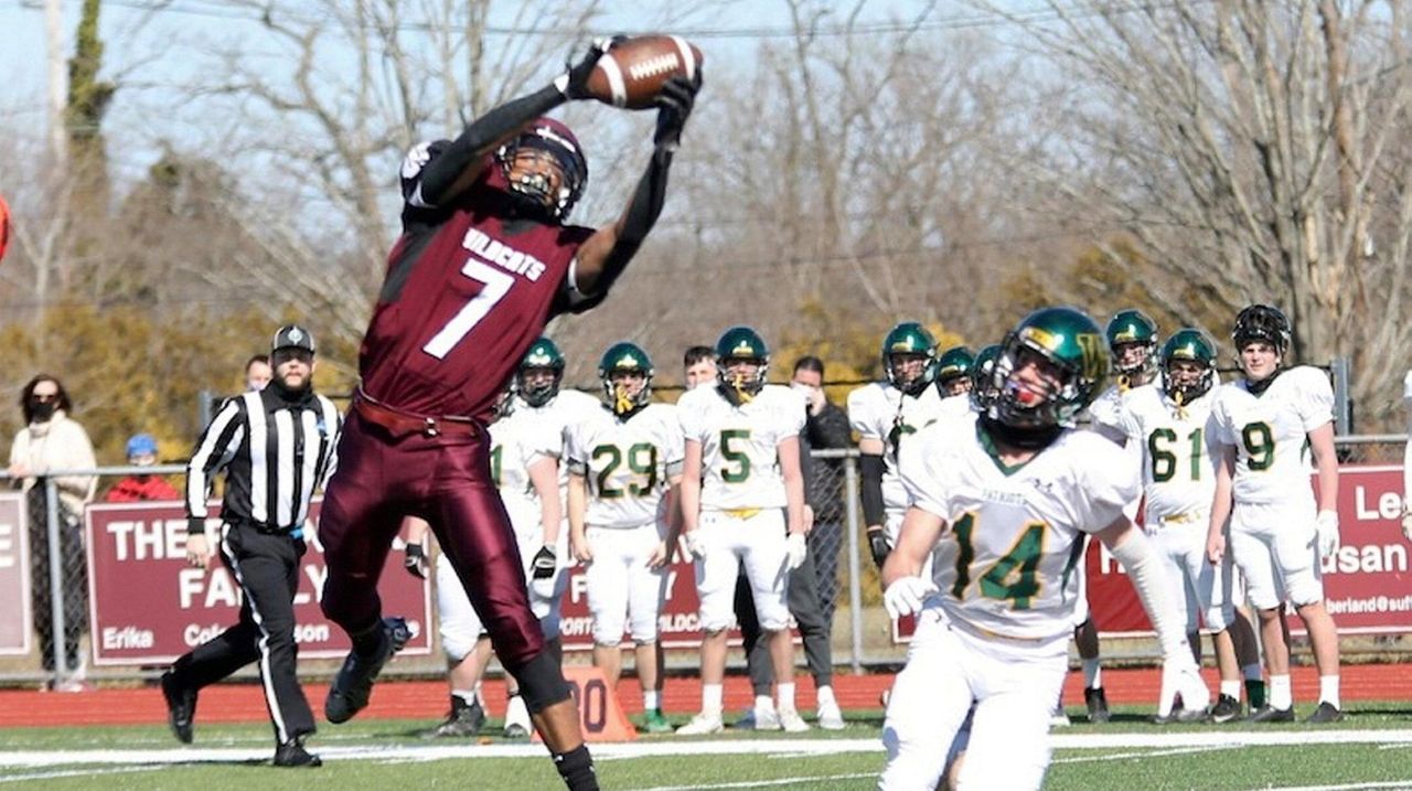 Playoff football preview: Whitman's dream season vs. the Floyd ...