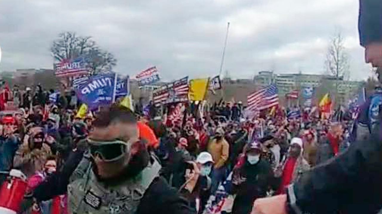 Jan. 6 rioter who was sentenced in secret provided information to ...