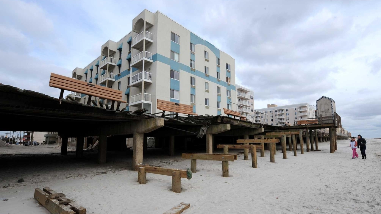 Complete coverage: Superstorm Sandy - Newsday