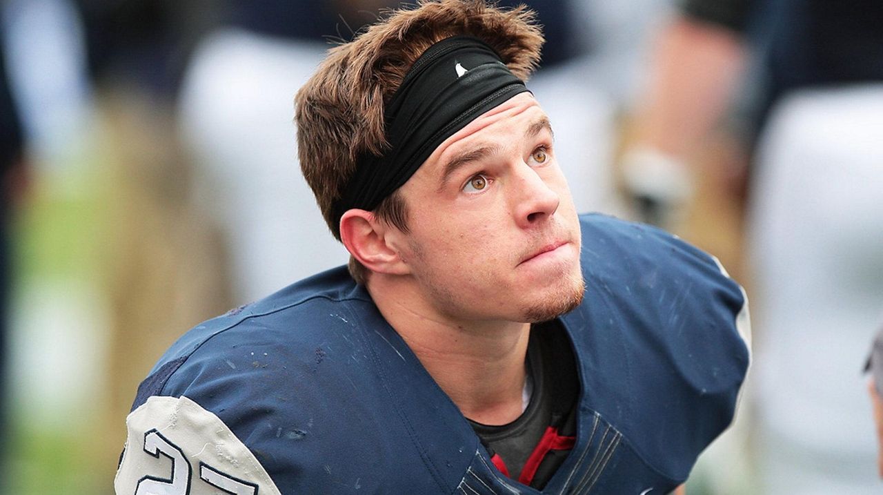 Former LI football stars Dalton Crossan, Connor Farrell turn to pro ...