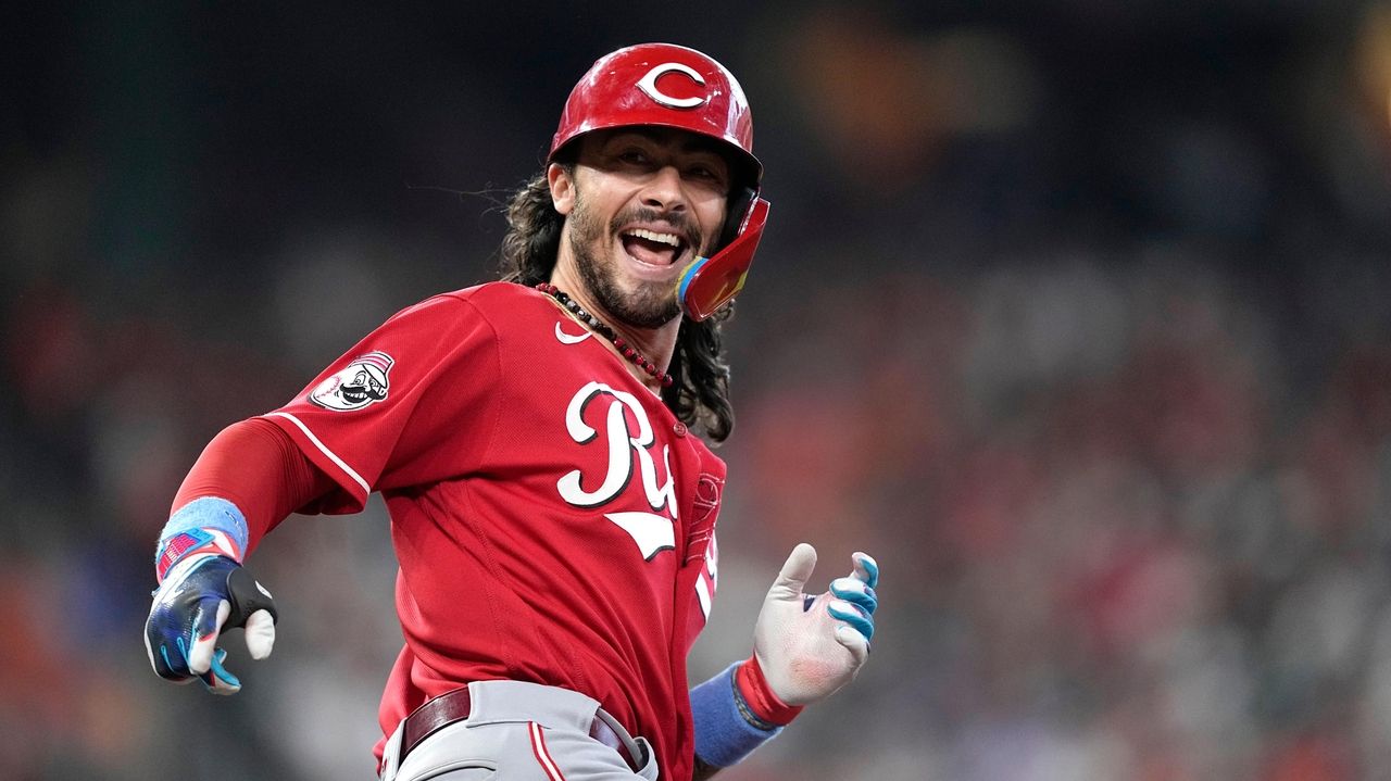 Reds score 3 in 10th to get 9-7 win over Astros, extend winning streak ...