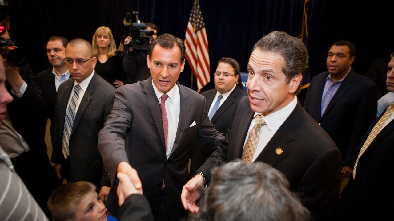 NY politicians see an opportunity in Gov. Cuomo's travails - Newsday