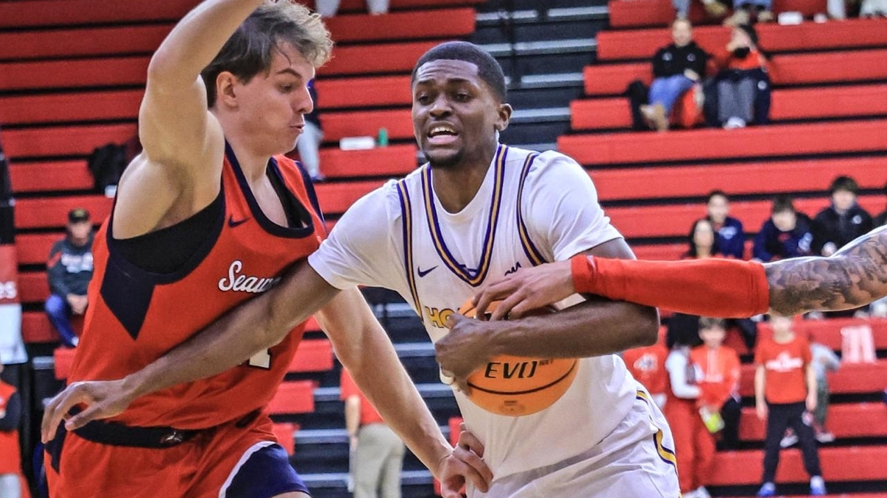 Cruz Davis of Hofstra named CAA player of the year - Newsday