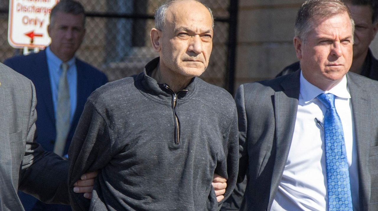 Merrick man admits in court to strangling his wife - Newsday