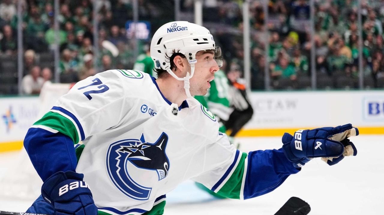 Max Sasson scores last of Vancouver's 3 quick goals, Canucks rally to ...