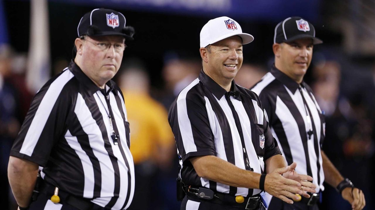 NFL replacement officials do OK in season opener - Newsday
