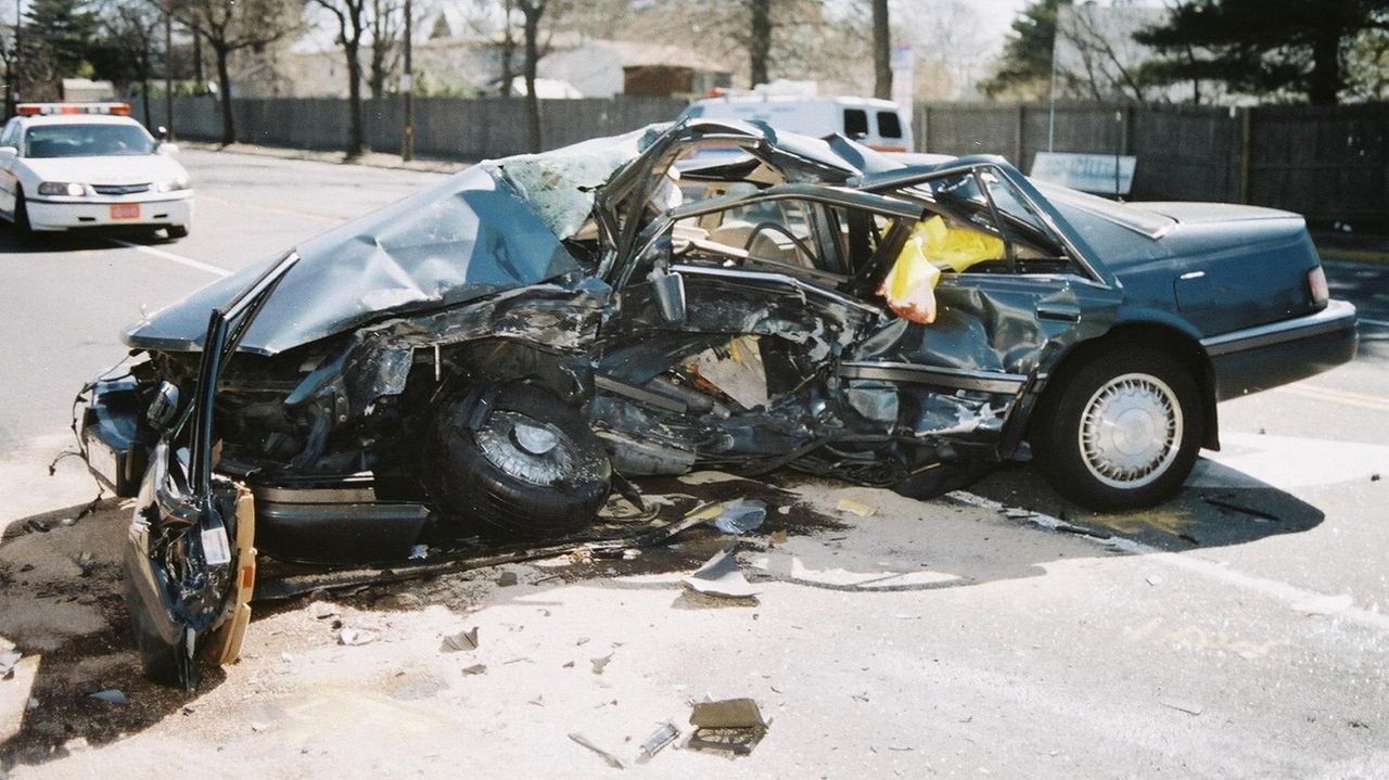 Suspect extradited from India to face manslaughter charges in fatal 2005 crash, DA says - Newsday