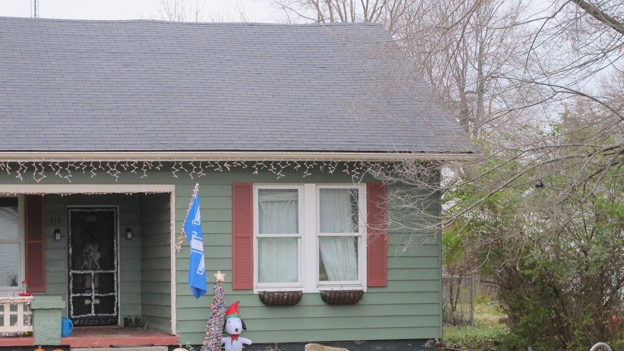 Logan Tipton, 6, dies after being stabbed; killing stuns town - Newsday