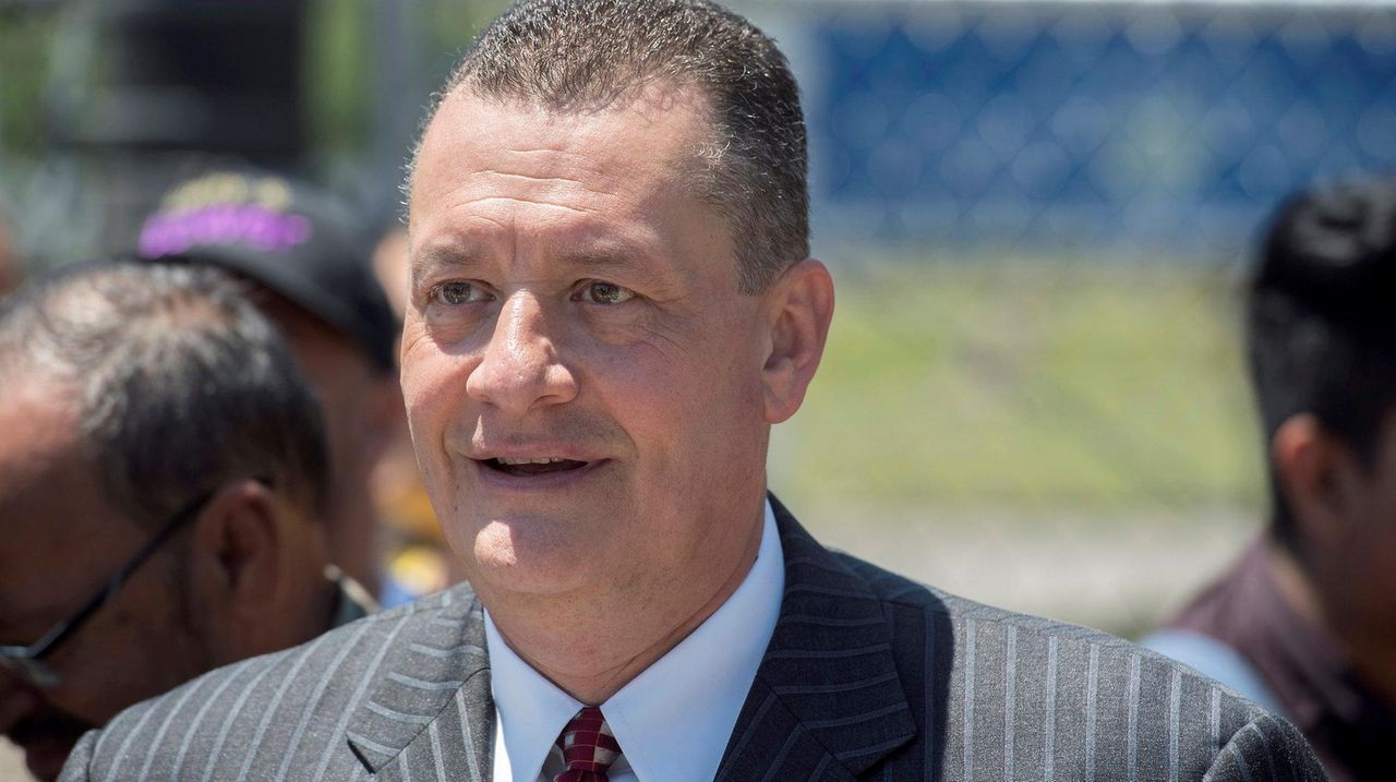 Samuel Gonzalez returns $5,100 in donations from developer Gerald ...