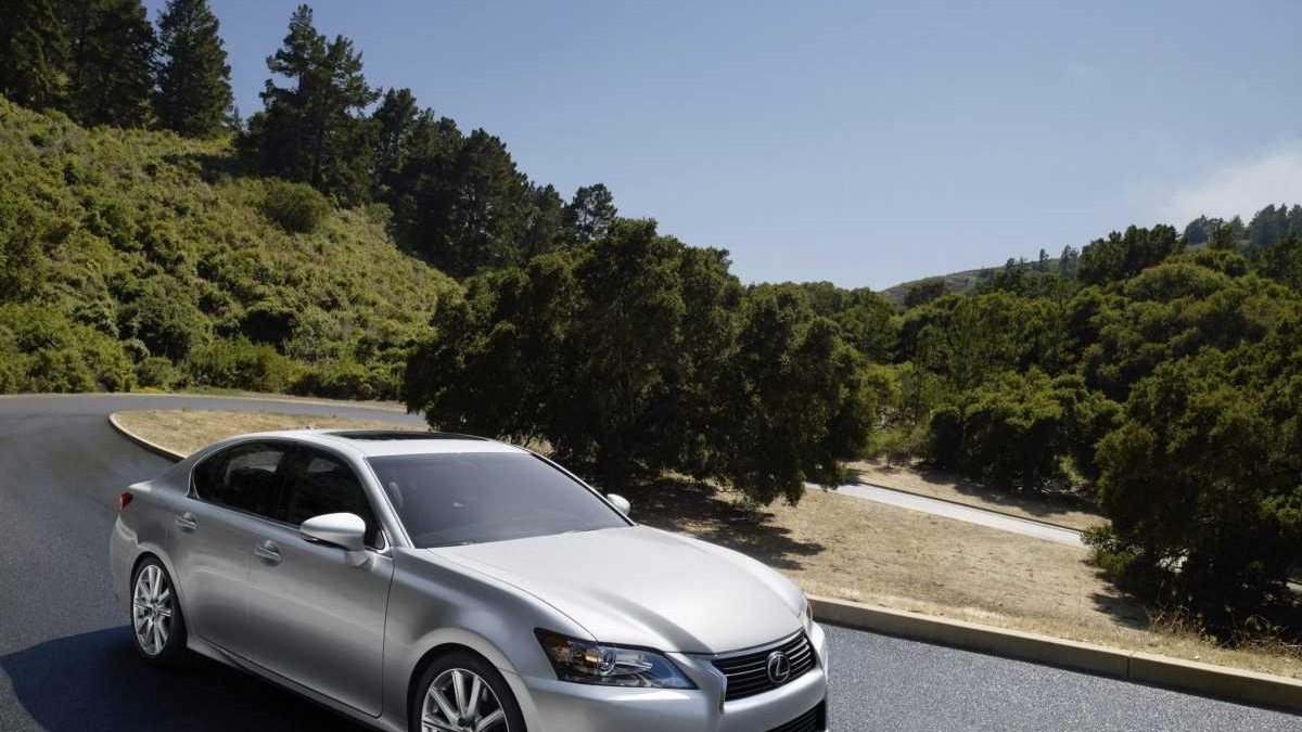 Road Test: Lexus GS 350 short on style - Newsday