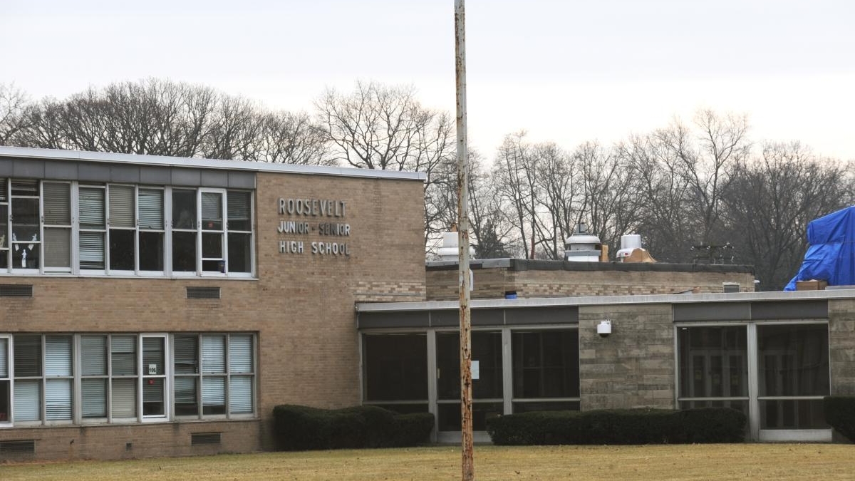 Study: Poorest schools would suffer from aid cuts - Newsday