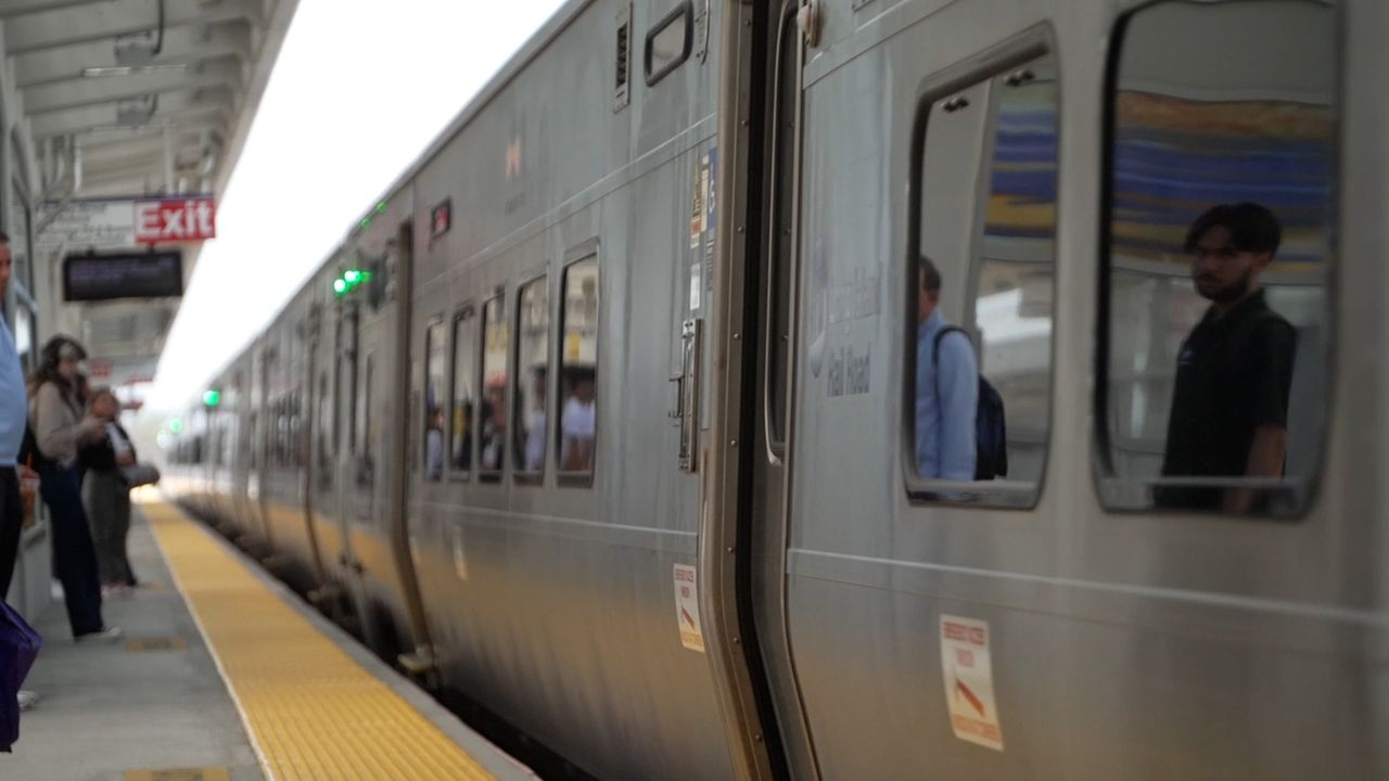 LIRR crime rate hits 18-year high, though violent incidents rare - Newsday