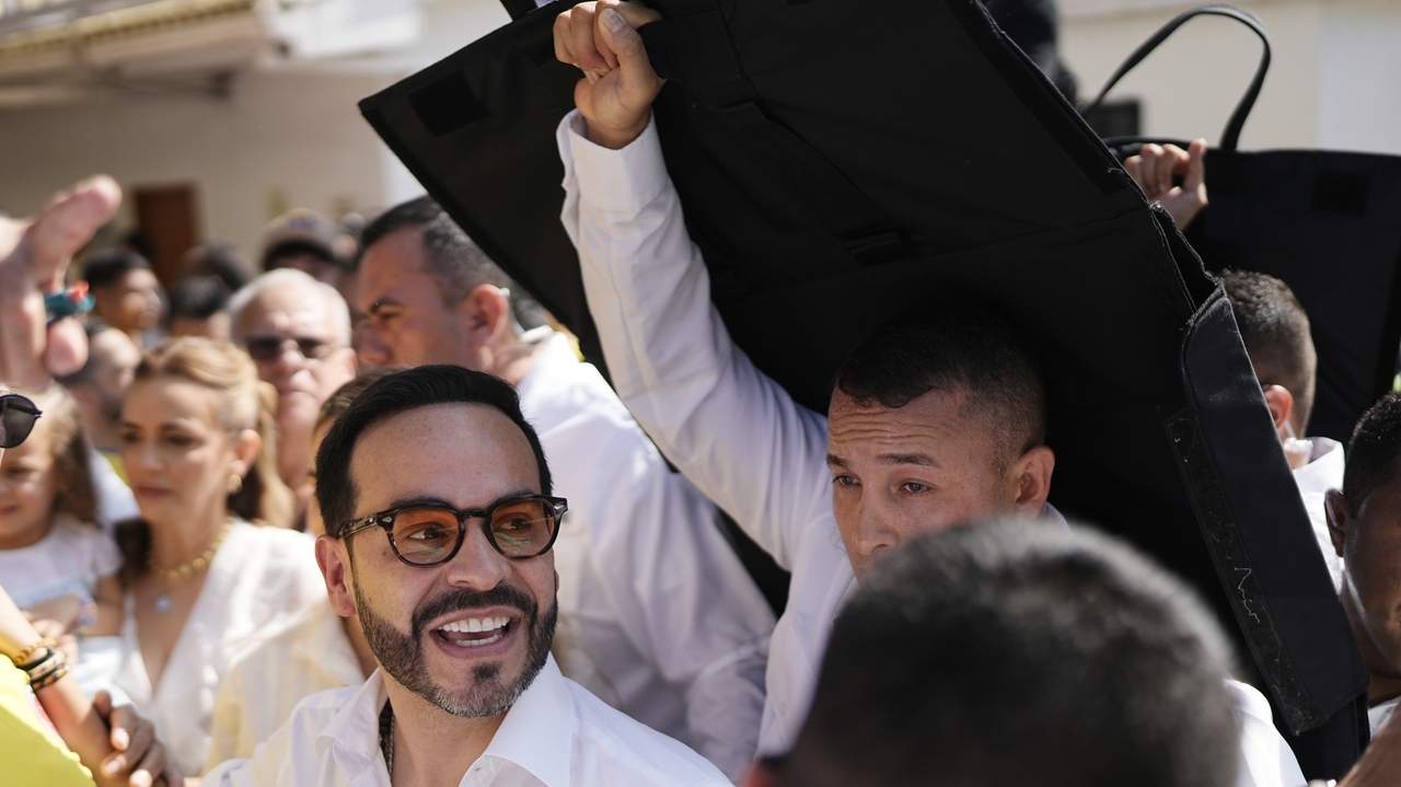 Pro-Trump candidate takes lead in Colombia's presidential race with ...