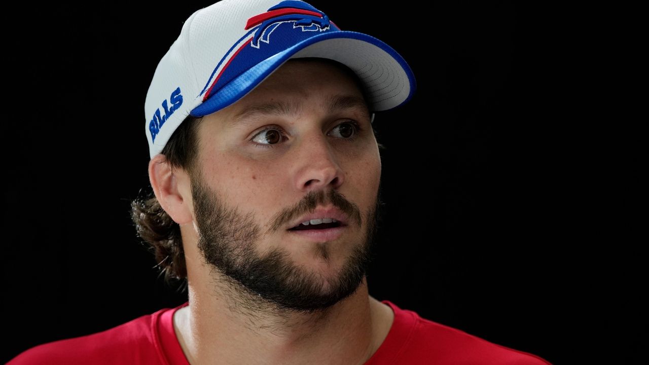 Giants DC compares Josh Allen to Marino, Henry and . . . Steph Curry ...