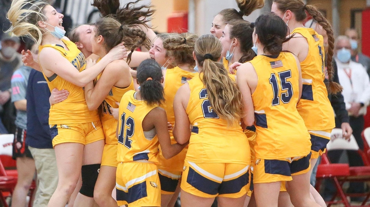 Lacey Downey propels West Babylon to Suffolk Class A championship - Newsday